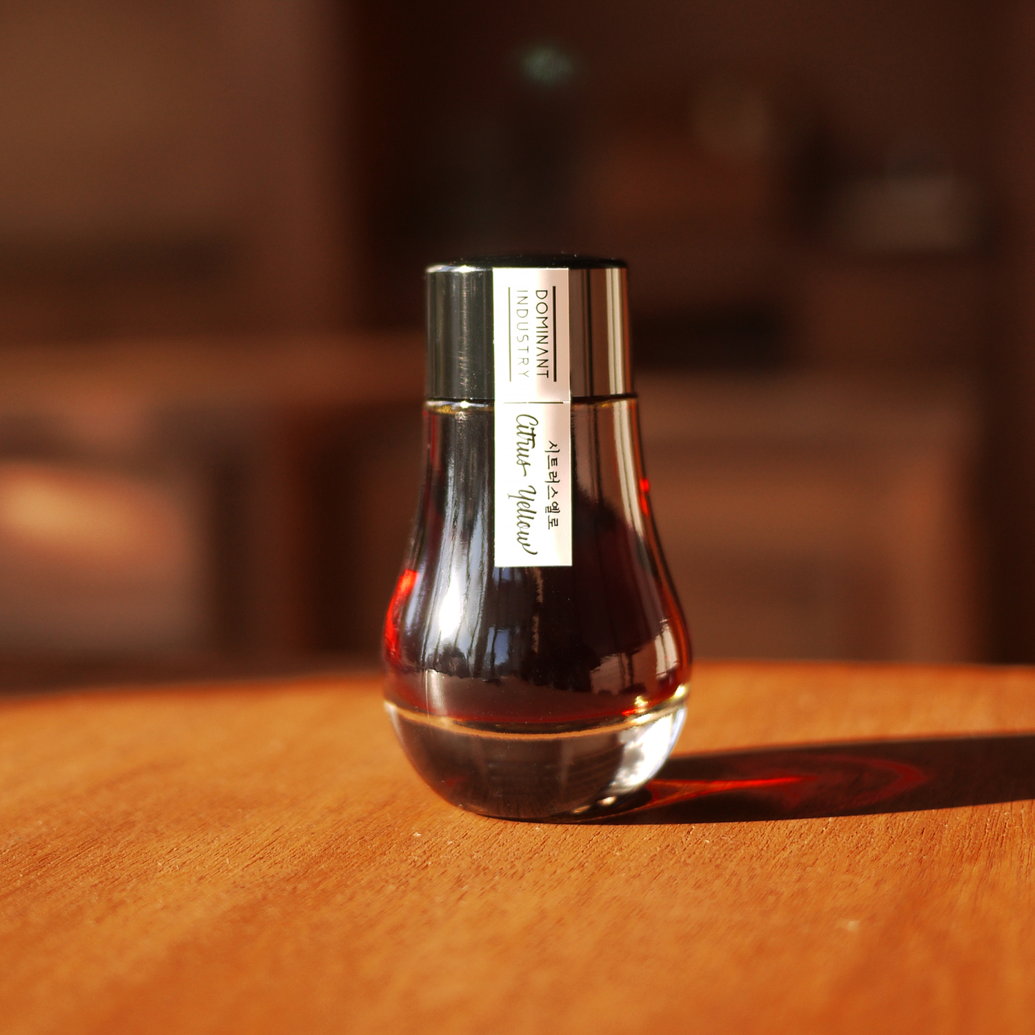 Dominant Industry Standard No.102 Citrus Yellow 25ml Ink Bottle - Inkt / Ink | Appelboom.com